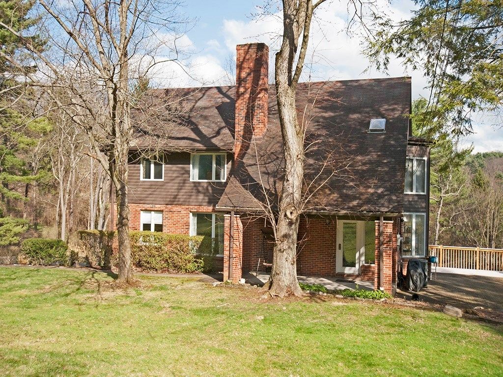 211 Woodland Farms Rd, Pittsburgh, PA 15238 - See Est. Value, Schools ...