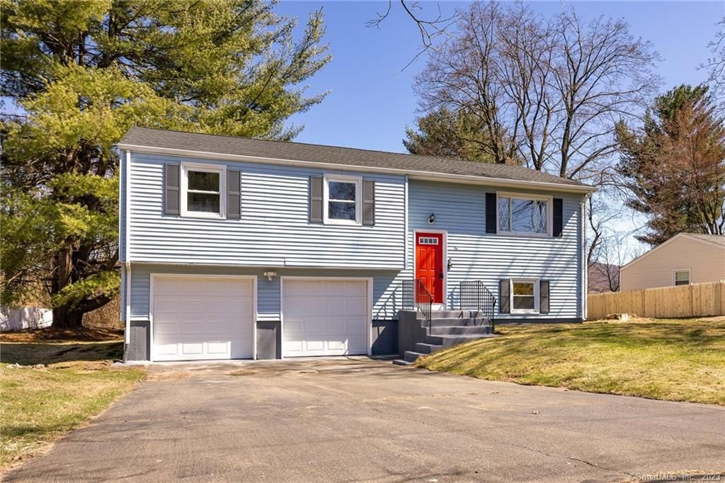 54 Simsbury Manor Dr, Weatogue, CT 06089 - See Est. Value, Schools & More