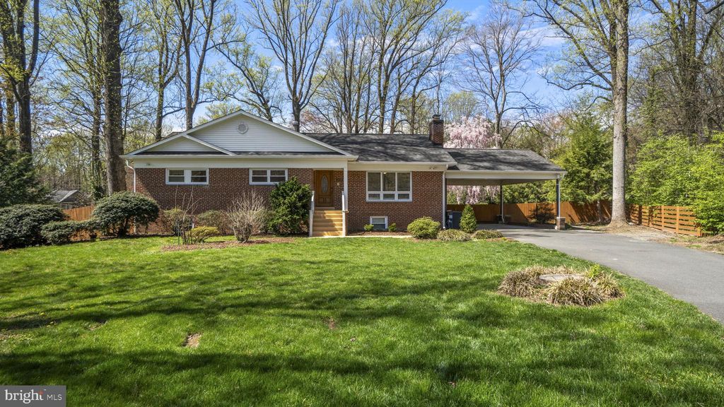 11719 Briggs Ct, Fairfax, VA 22030 - See Est. Value, Schools & More