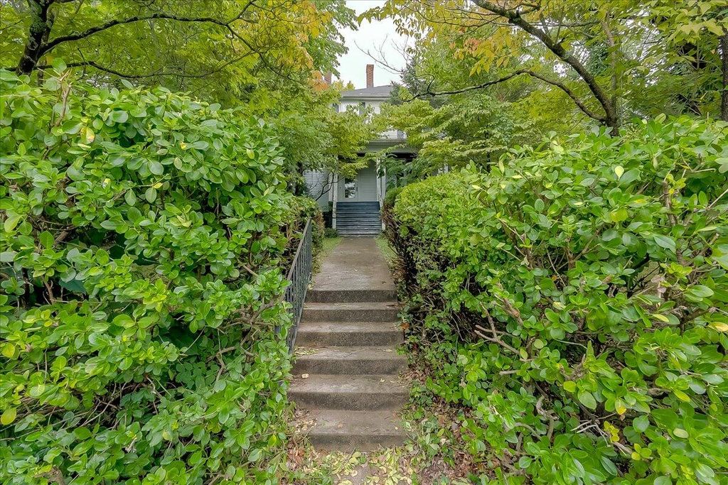 513 Capital Ave, Frankfort, KY 40601 - See Est. Value, Schools & More