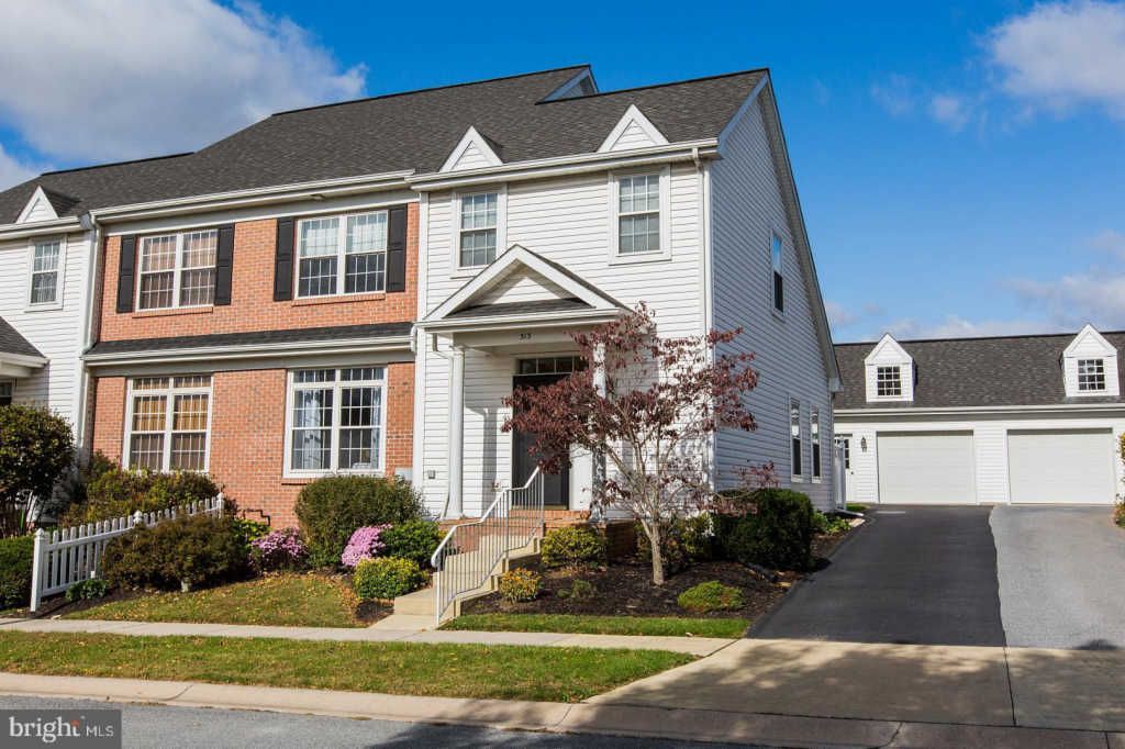 513 Providence Ct, Lititz, PA 17543 - See Est. Value, Schools & More