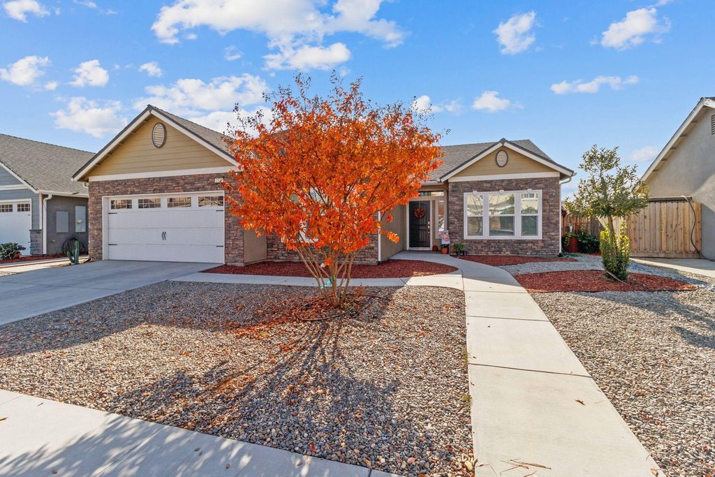 2527 E Kern Avenue, Tulare, CA 93274 | Trulia