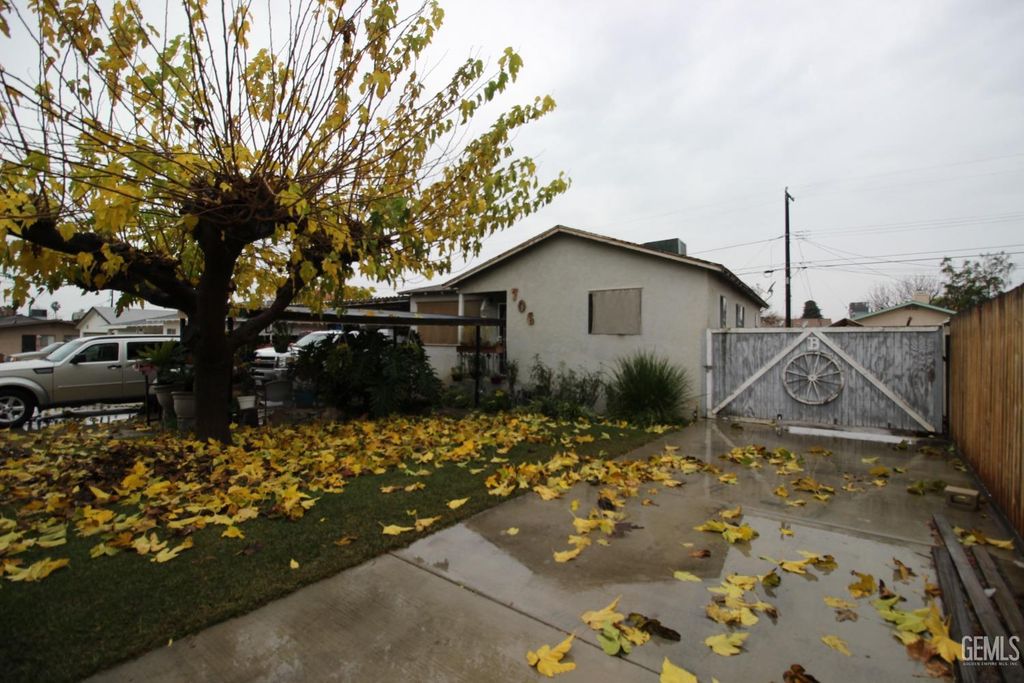 706 Charlana Dr, Bakersfield, CA 93308 | Trulia