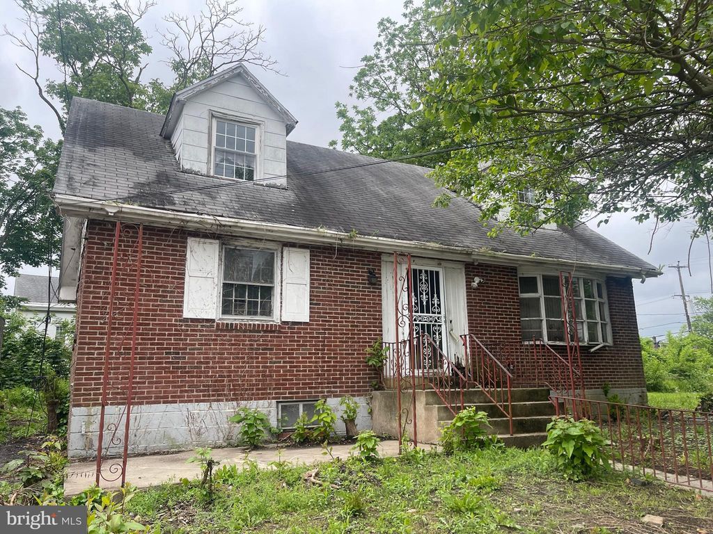 1010 Summit St, Darby, PA 19023 | Trulia