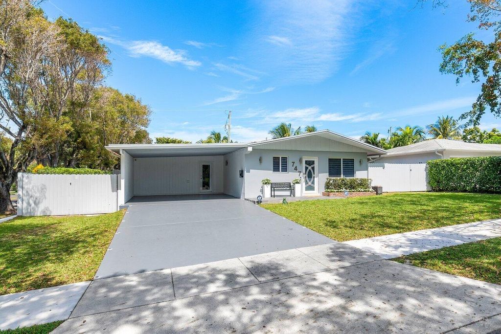 747 Avon Rd, West Palm Beach, FL 33401 | MLS# RX-10969945 | Trulia