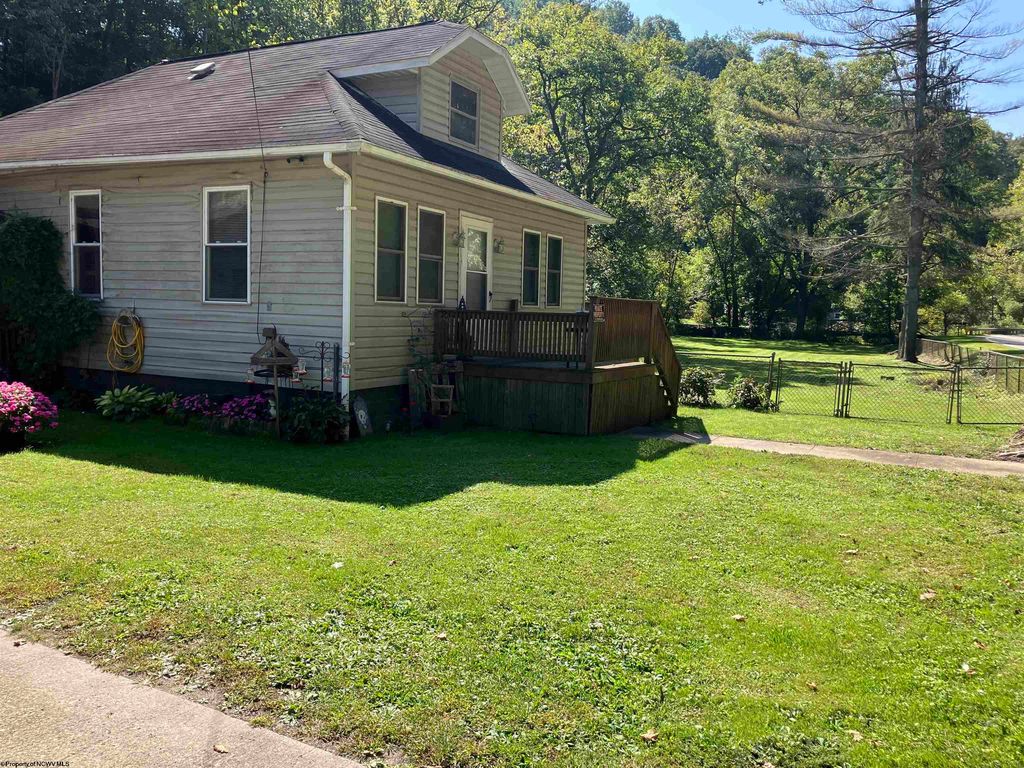 12179 S Calhoun Hwy, Arnoldsburg, WV 25234 | MLS# 10151327 | Trulia