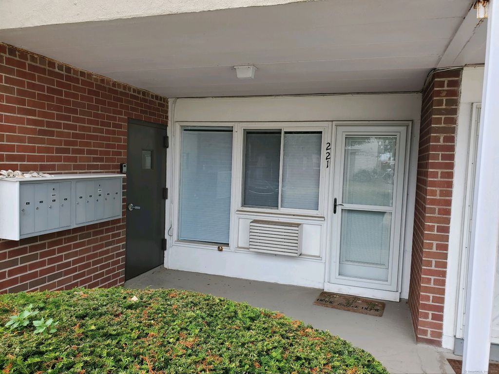 221 West Walk #221, West Haven, CT 06516 - See Est. Value, Schools & More