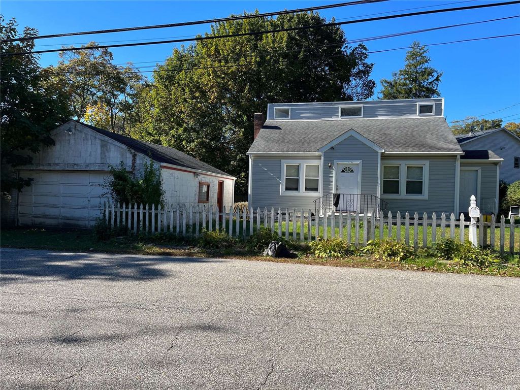 200 Maywood Drive, Mastic Beach, NY 11951 | Trulia