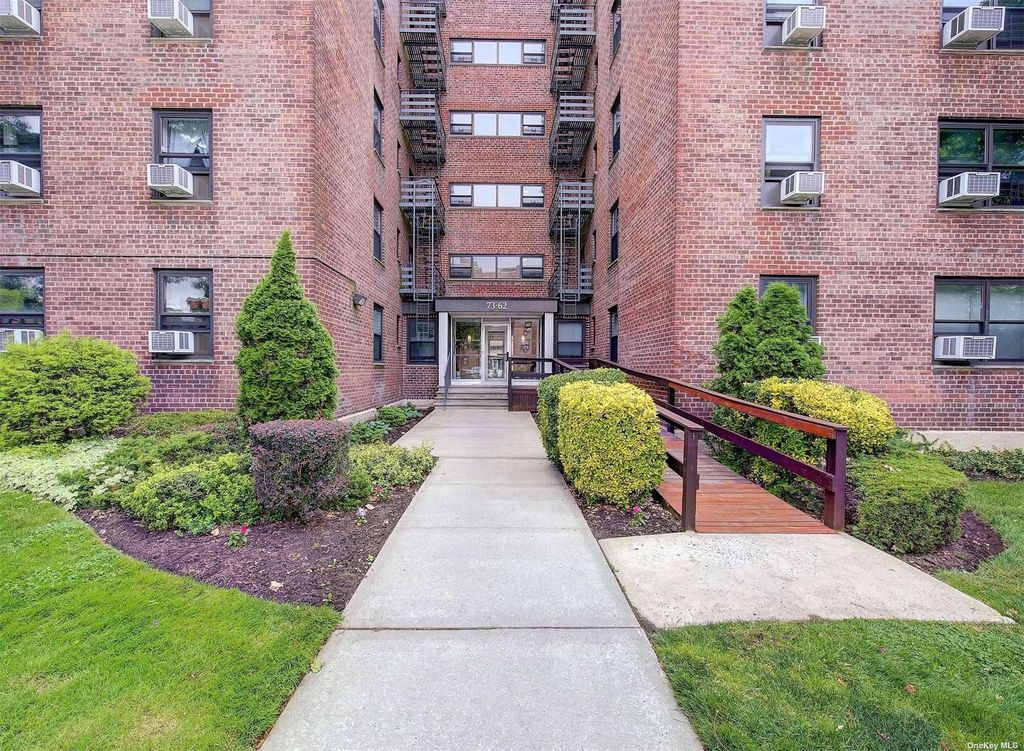 73-62 Bell Boulevard UNIT 3P, Oakland Gardens, NY 11364 | MLS# 3523007 ...