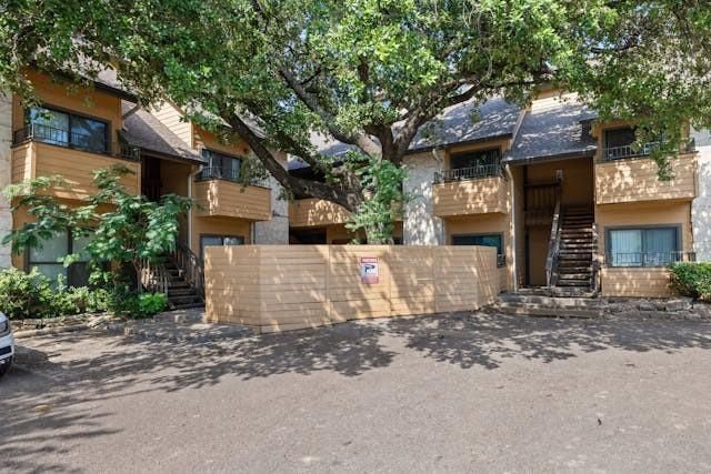 2714 Nueces St #205, Austin, TX 78705 | MLS# 6179855 | Trulia