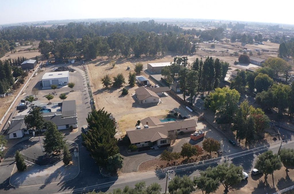 9199 E Bullard Ave, Clovis, CA 93619 - See Est. Value, Schools & More