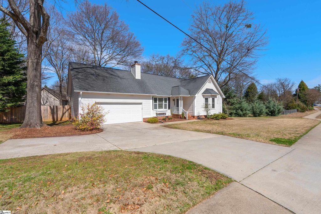 131 Stokes Rd, Simpsonville, SC 29681 - See Est. Value, Schools & More