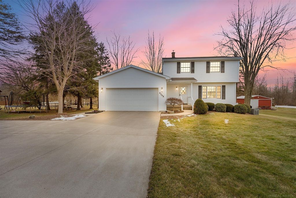 8368 E Lippincott Blvd, Davison, MI 48423 - See Est. Value, Schools & More