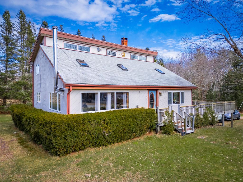 2833 North Union Road, Union, ME 04862 - See Est. Value, Schools & More