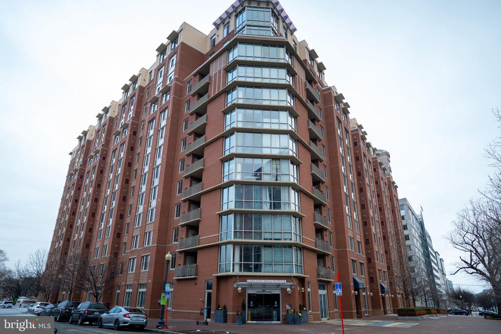 1000 New Jersey Ave SE #Penthouse 05, Washington, DC 20003 - See Est ...