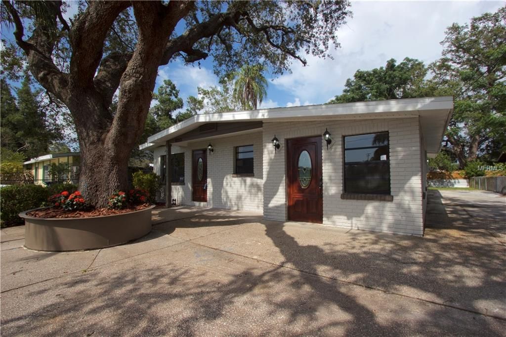 9313 N Albany Ave, Tampa, FL 33612 - See Est. Value, Schools & More