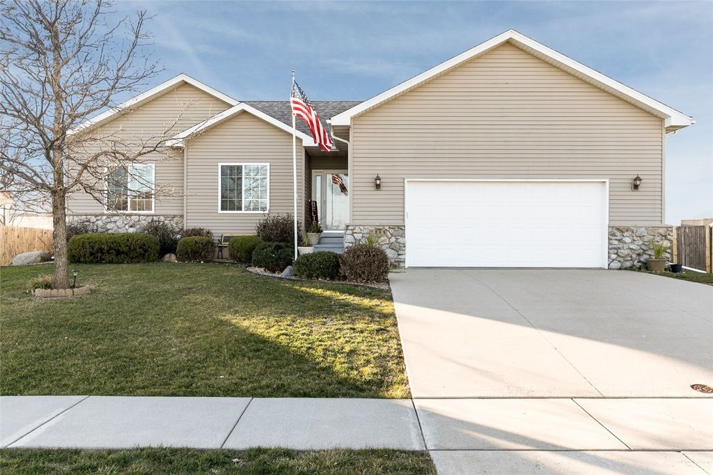 2855 44th St, Marion, IA 52302 | Trulia