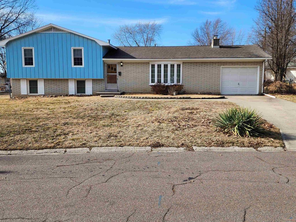 138 Rainbow Dr, Sedalia, MO 65301 | Trulia