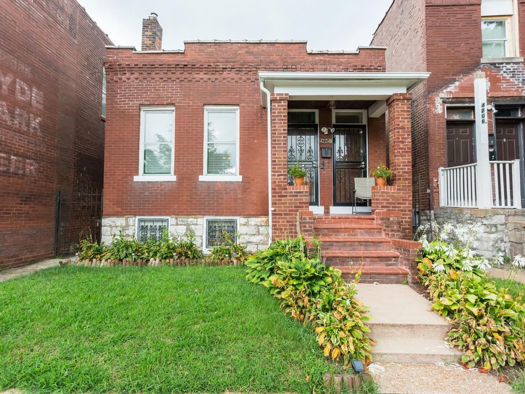 4204 W Kossuth Ave, Saint Louis, MO 63115 | Trulia