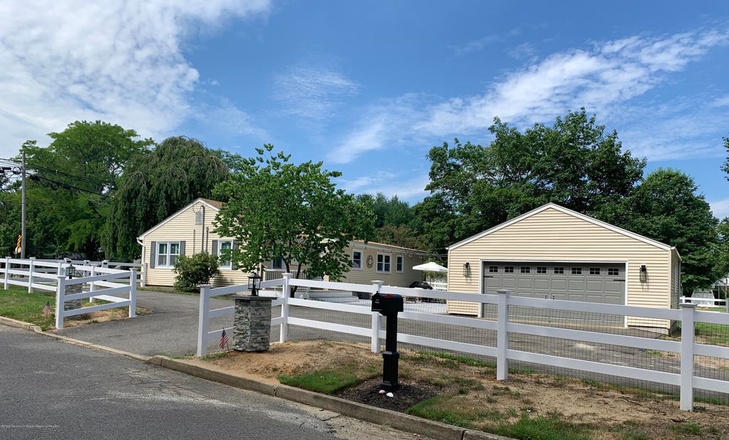 831 Nut Swamp Rd, Red Bank, NJ 07701 - See Est. Value, Schools & More