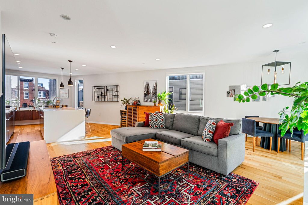 939 N Leithgow St, Philadelphia, PA 19123 - See Est. Value, Schools & More