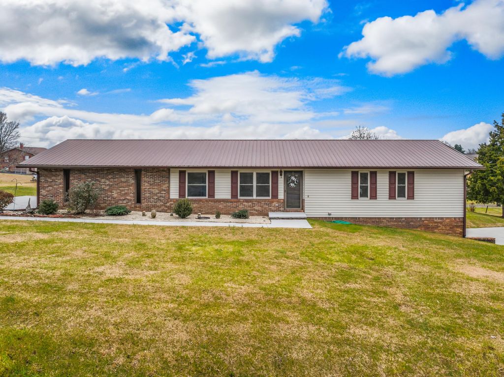 6815 Westgate Cir, Talbott, TN 37877 - See Est. Value, Schools & More