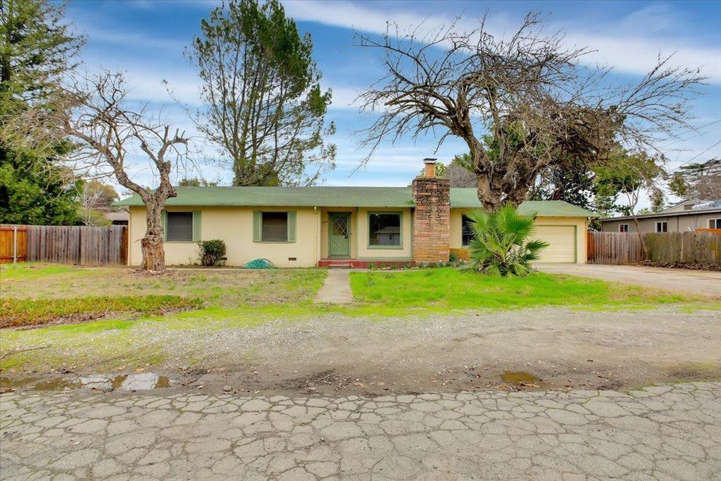 900 Dennis Way, Yuba City, CA 95991 - See Est. Value, Schools & More