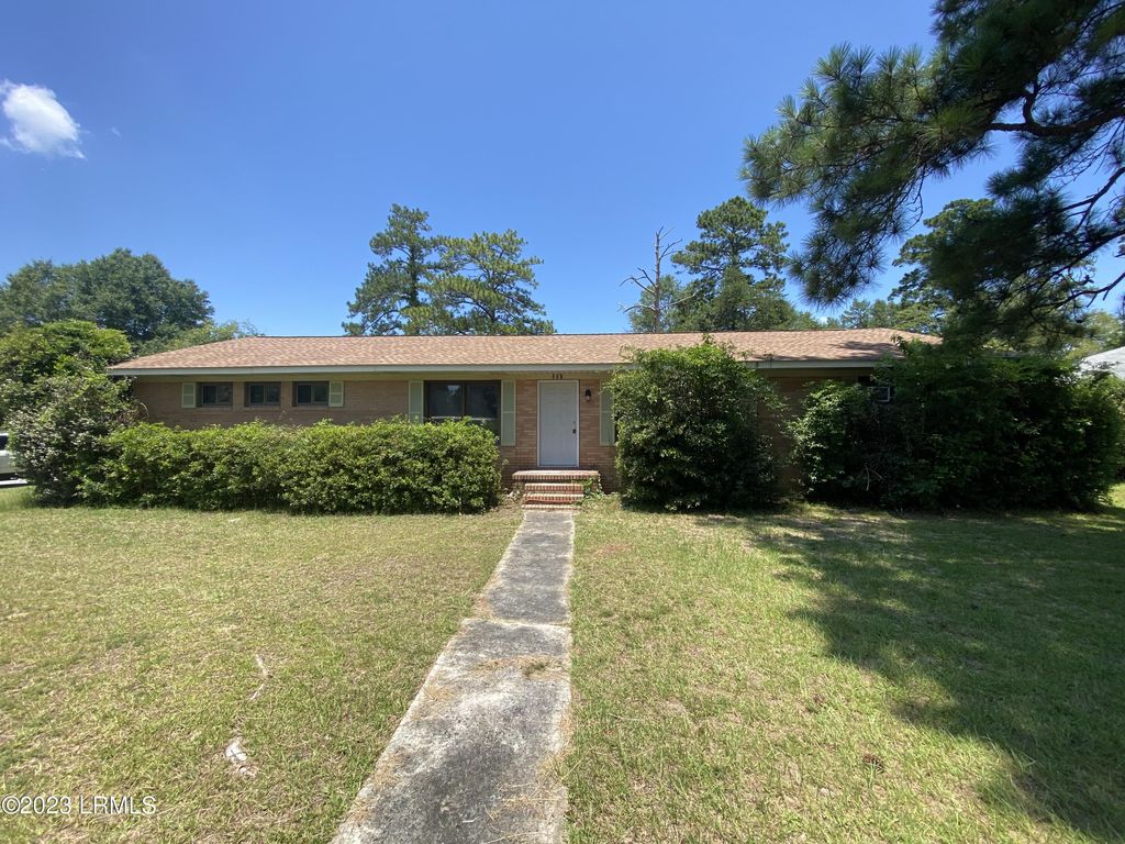 113 3rd St, Varnville, SC 29944 - See Est. Value, Schools & More