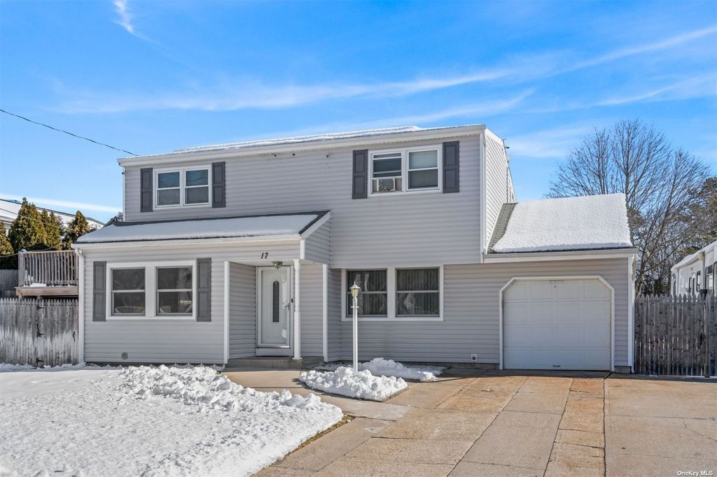 17 Larry Road, Selden, NY 11784 - See Est. Value, Schools & More