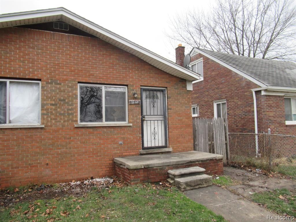 12433 Gunston St, Detroit, MI 48205 - See Est. Value, Schools & More