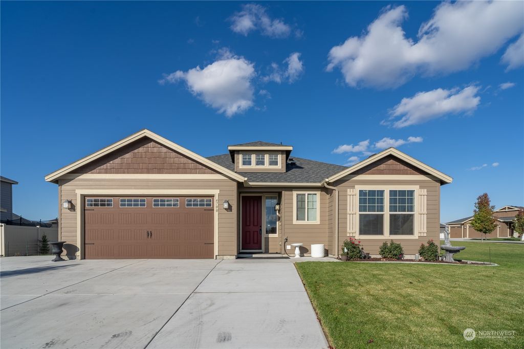 4700 W Hawk Street, Moses Lake, WA 98837 - See Est. Value, Schools & More
