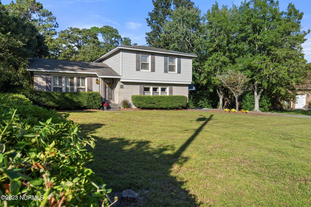 17 Pelican Point Road, Wilmington, NC 28409 - See Est. Value, Schools ...