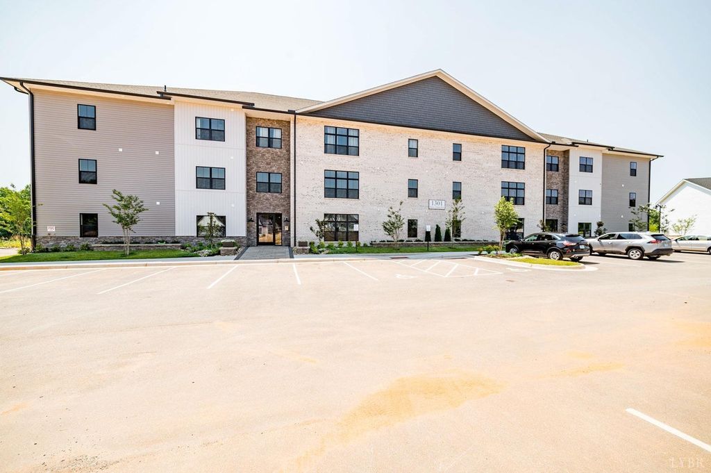 1301 Stoney Ridge Blvd #302, Forest, VA 24551 | Trulia