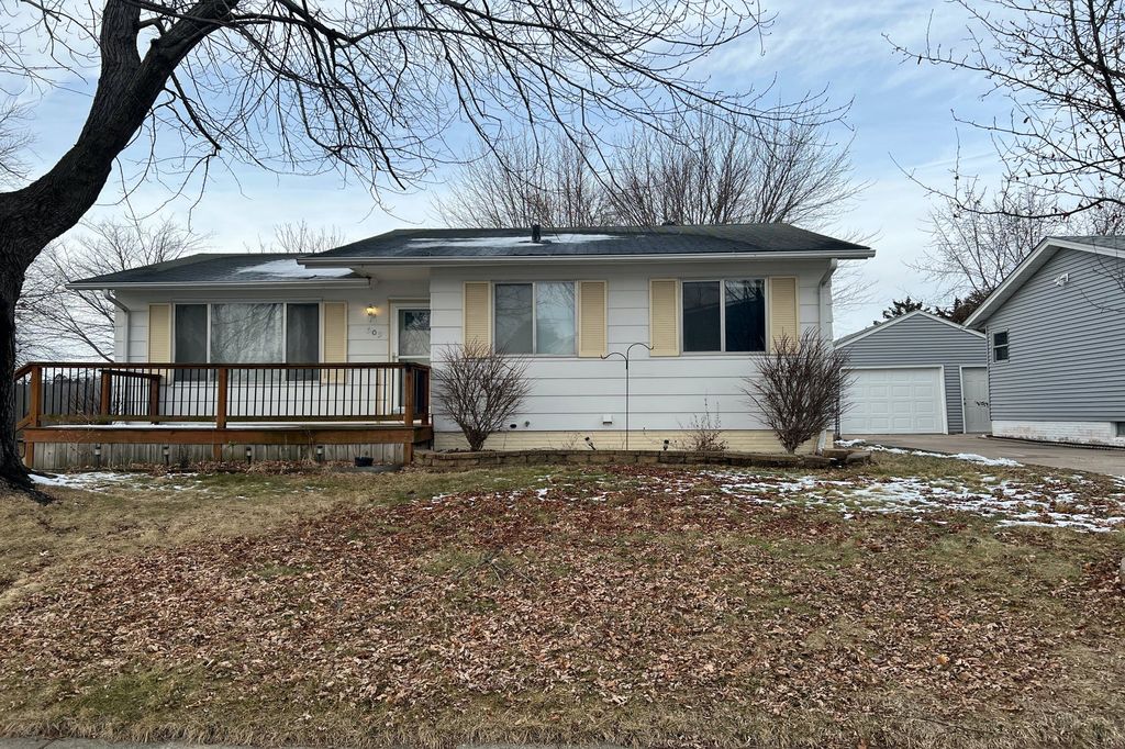 509 33rd Ave W, Milan, IL 61264 - See Est. Value, Schools & More