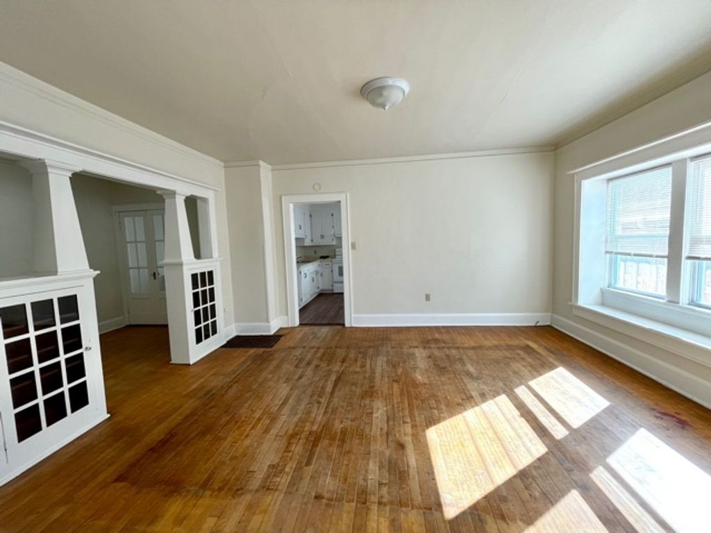 307 S Monroe Ave #309, Green Bay, WI 54301 - See Est. Value, Schools & More