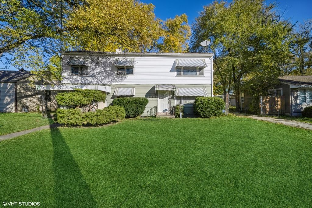 10422 Nevada Ave, Melrose Park, IL 60164 - See Est. Value, Schools & More