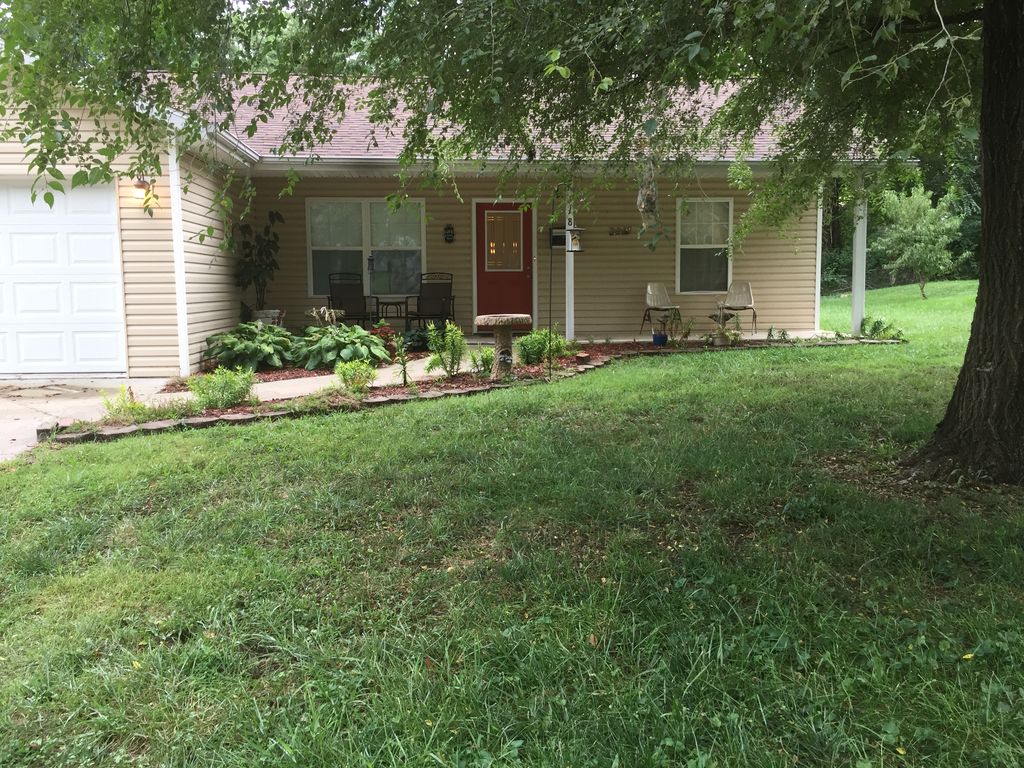 418 W Court St, Eldon, MO 65026 - See Est. Value, Schools & More