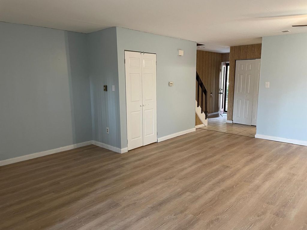 1706 Bromley Est, Clementon, NJ 08021 - See Est. Value, Schools & More