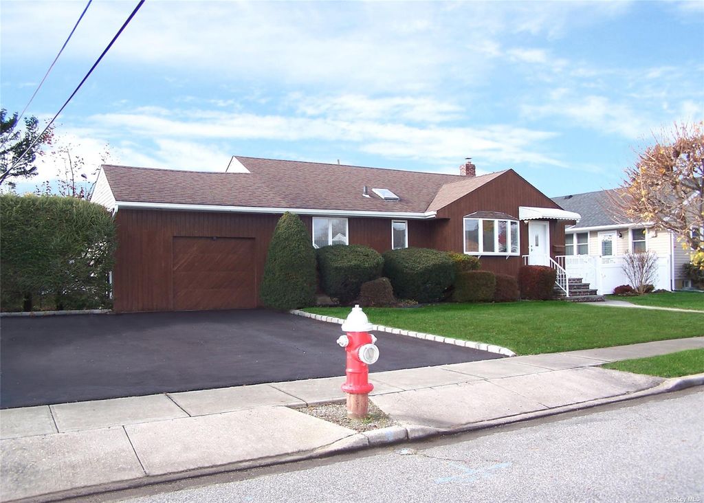 78 East End Avenue, Hicksville, NY 11801 | Trulia 78 East End Avenue, Hicksville, NY 11801 | Trulia