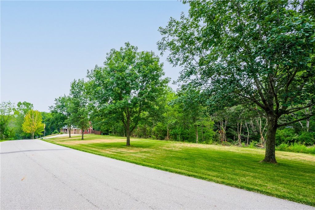 19 Hunters Run Dr, Van Meter, IA 50261 - See Est. Value, Schools & More