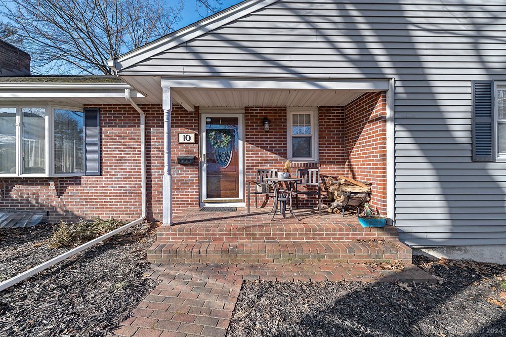 10 Shea Terrace, Stratford, CT 06614 - See Est. Value, Schools & More