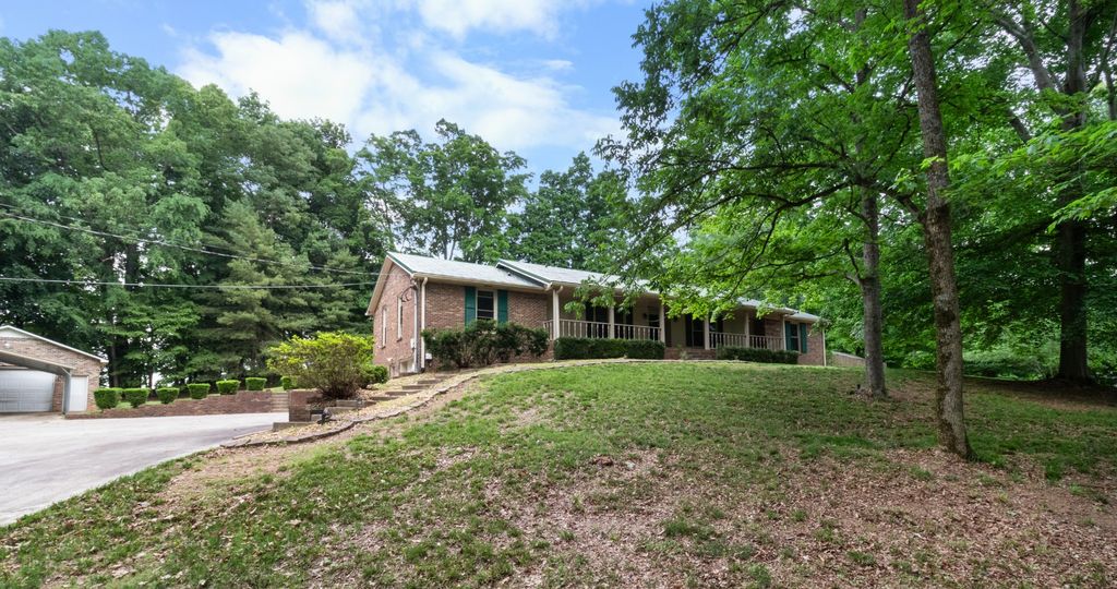 705 River Bend Dr, Clarksville, TN 37043 - See Est. Value, Schools & More