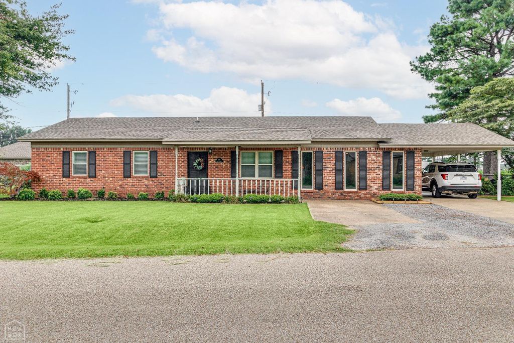 108 Lacey St, Leachville, AR 72438 - See Est. Value, Schools & More