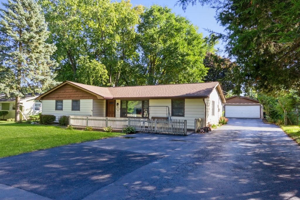 2414 Satellite Dr, Joliet, IL 60431 - See Est. Value, Schools & More