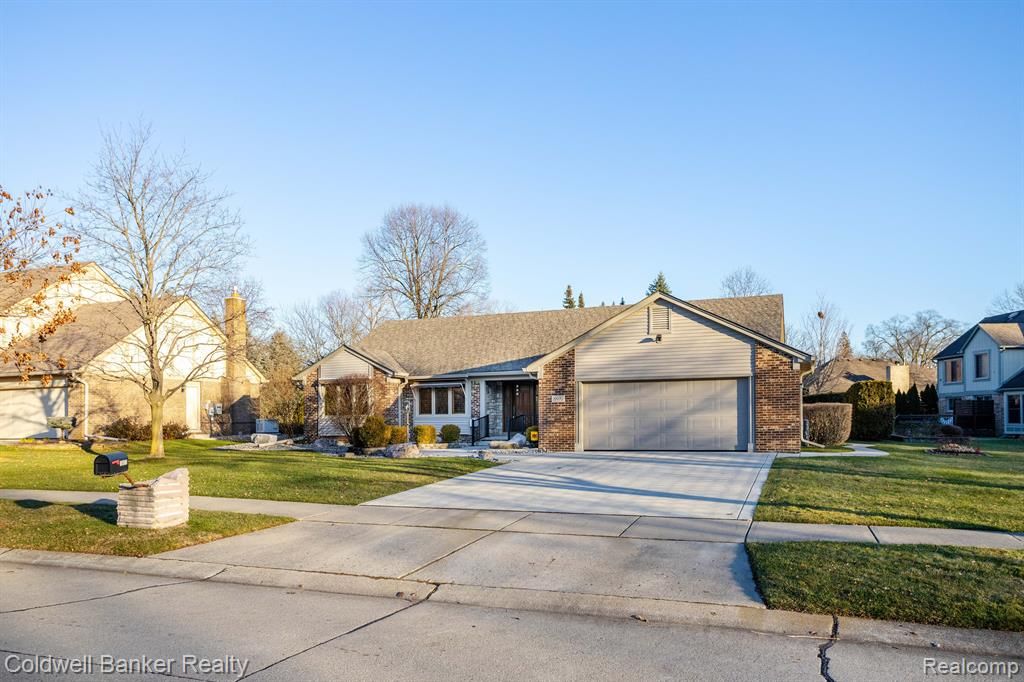19970 Myron Dr, Livonia, MI 48152 - See Est. Value, Schools & More