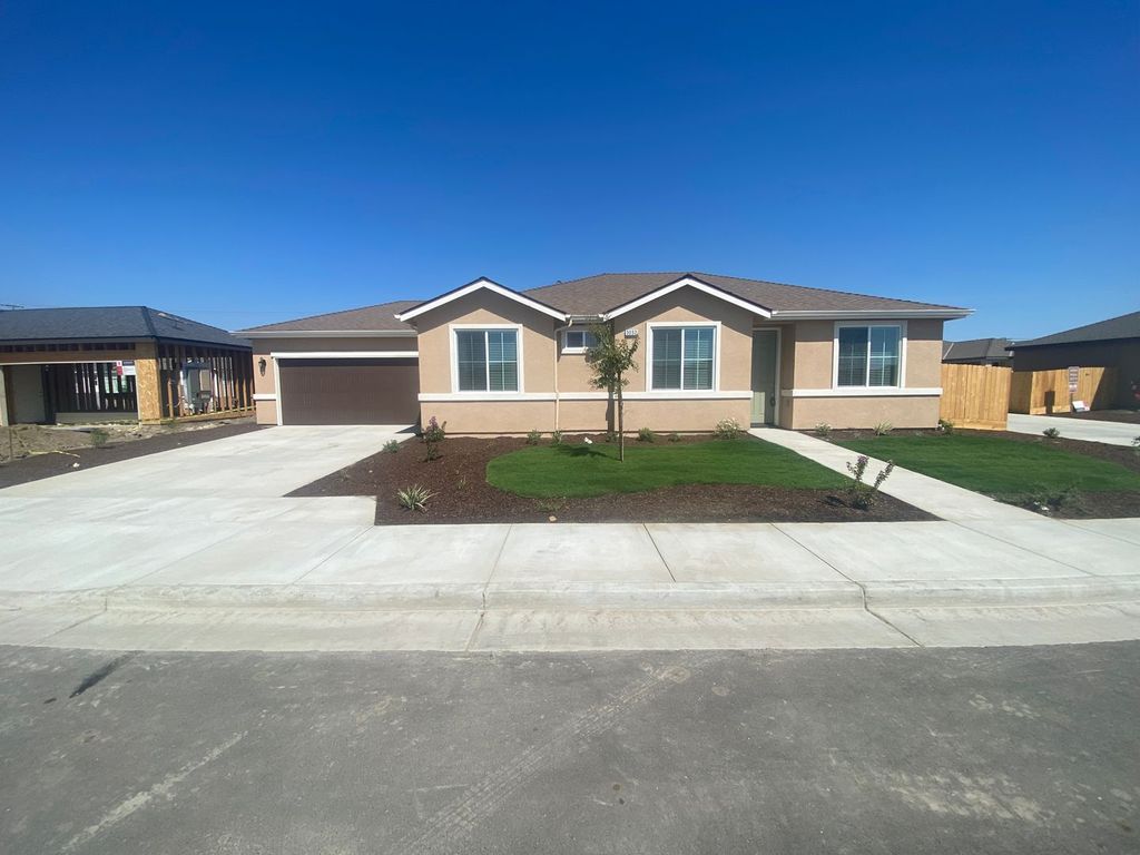 3092 Seymour, Tulare, CA 93274 - See Est. Value, Schools & More