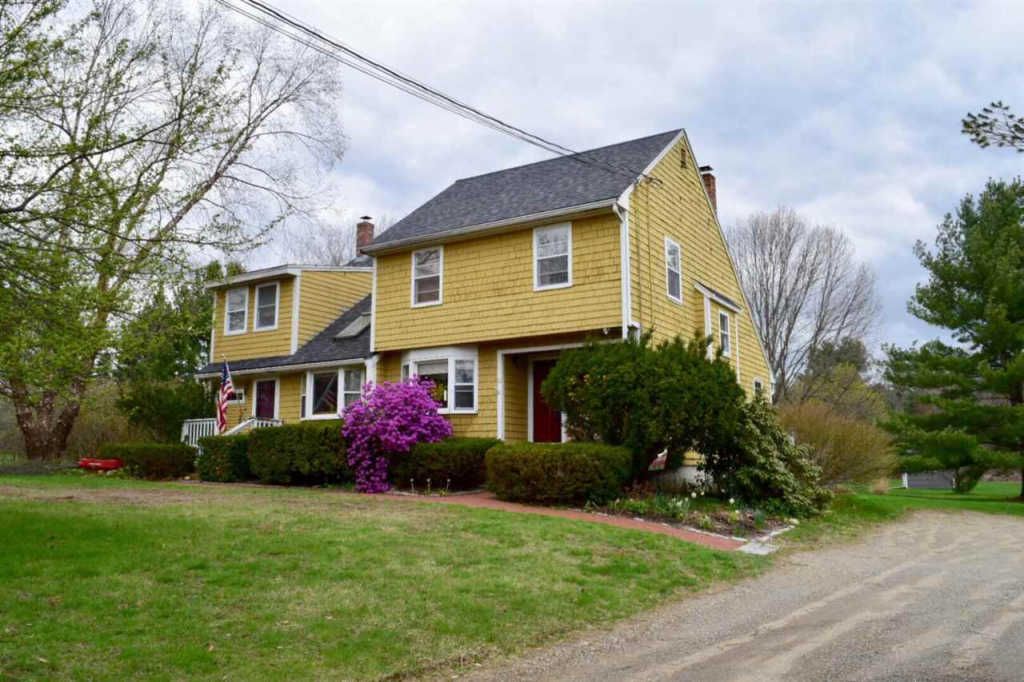 165 Bunker Hill Ave, Stratham, NH 03885 - See Est. Value, Schools & More