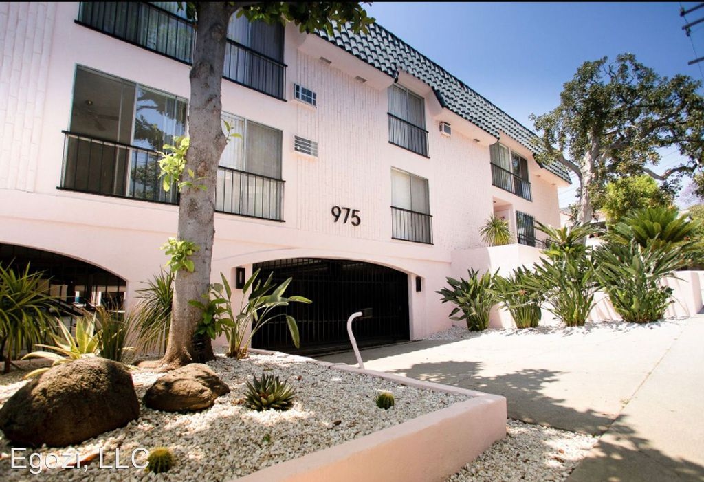956 Palm Ave #110, West Hollywood, CA 90069 - See Est. Value, Schools ...