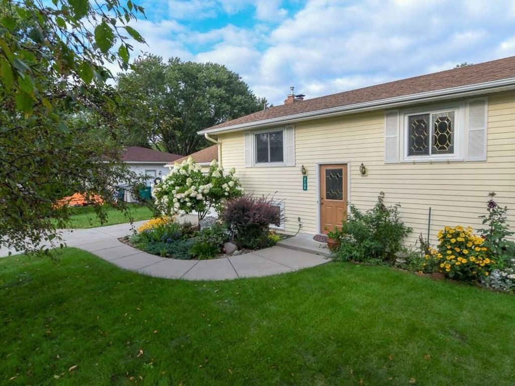 3106 Boone Ave N, New Hope, MN 55427 - See Est. Value, Schools & More