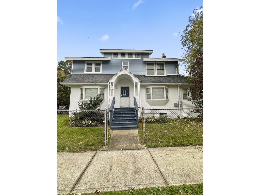 2 Oakland Ave, Lynbrook, NY 11563 - See Est. Value, Schools & More